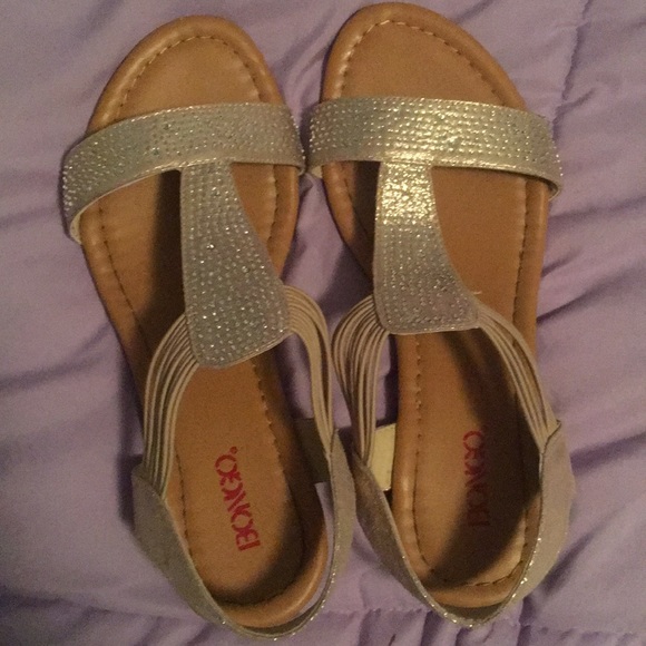 BONGO | Shoes | Sandals | Poshmark